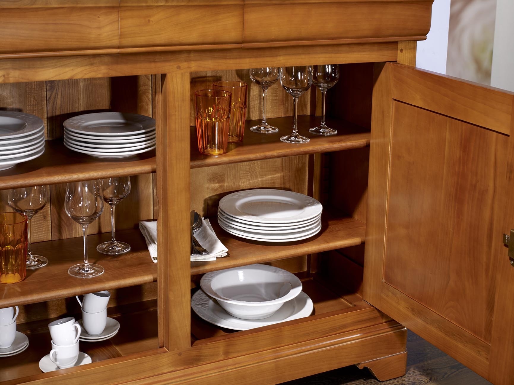 Buffet 2 portes Ingrid en merisier massif de style Louis Philippe ... Buffet 2 portes Ingrid en merisier massif de style Louis Philippe ...