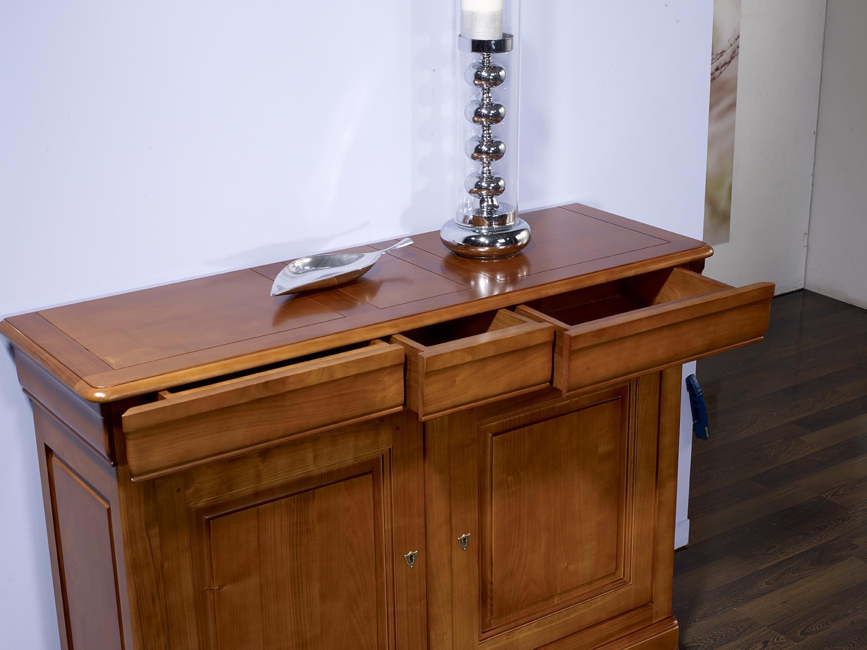 Buffet 2 portes Ingrid en merisier massif de style Louis Philippe ... Buffet 2 portes Ingrid en merisier massif de style Louis Philippe ...
